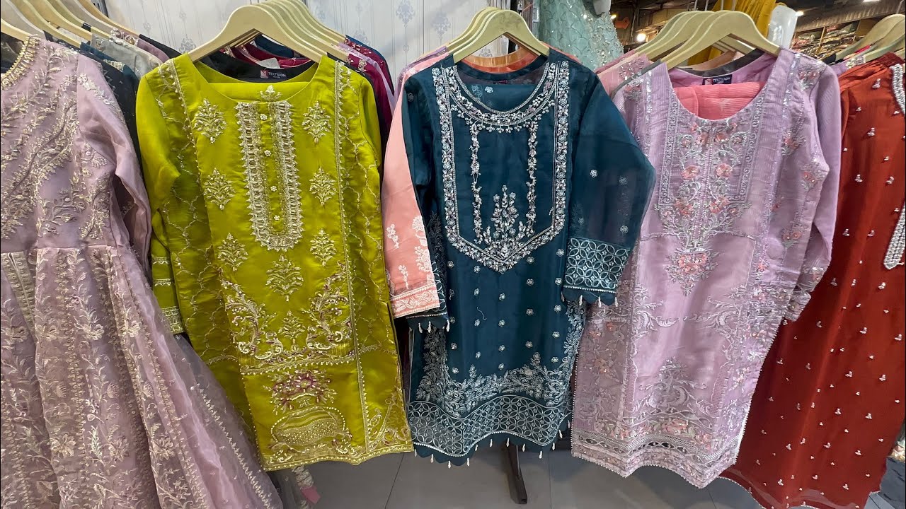 College outfit ideas for teenagers girls | College dressing style girls ...