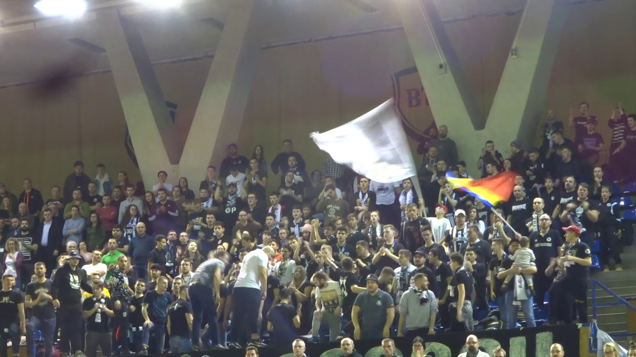 Peluza Sepcile Rosii - U Cluj e echipa ce te face sa vibrezi - YouTube