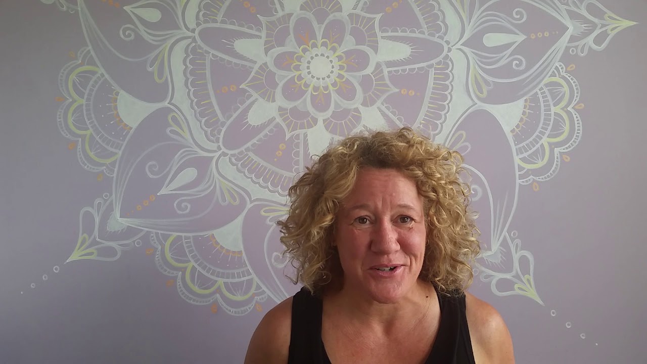 Lisa Harling reviewing Indigo Yoga Studio - YouTube