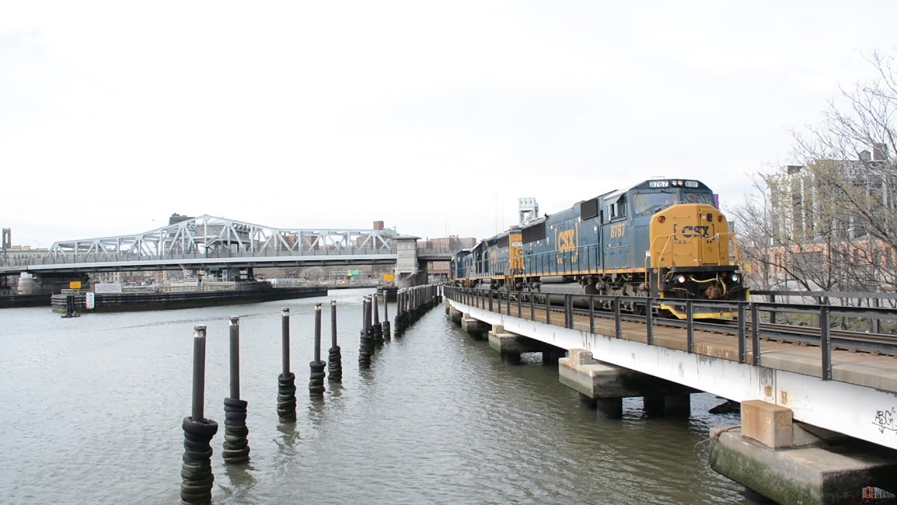 CSX/LIRR Continuous Welded Rail Train on the Oak Point Link - YouTube