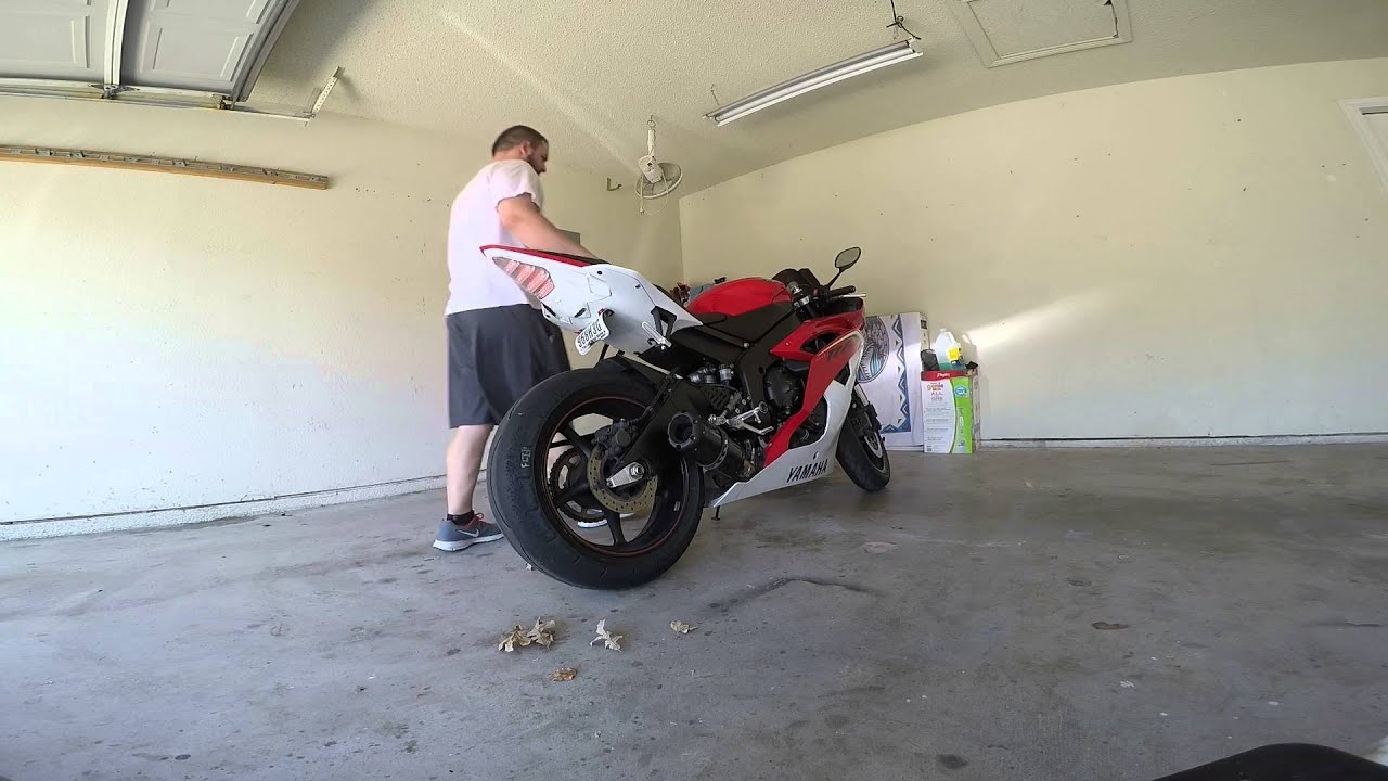 2013 Yamaha r6 with m4 midpipe and two bros slip on - YouTube