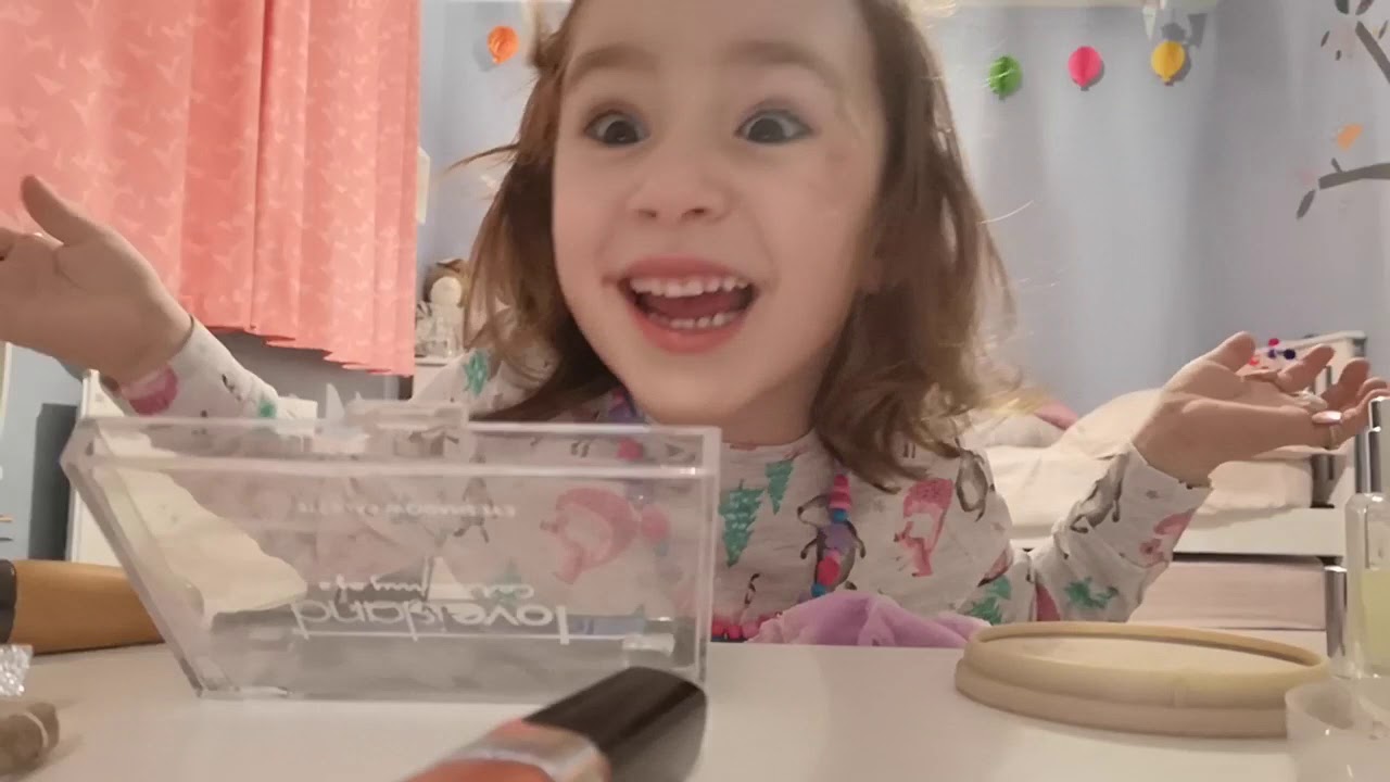 Rae-Rae's makeup video - YouTube