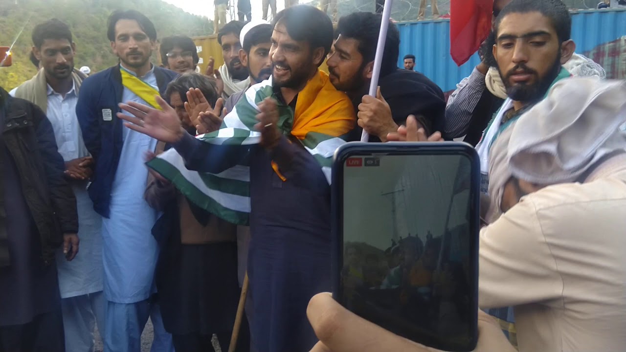 Aya Raha ha Lashkar hamara Live from LOC chakothi - YouTube