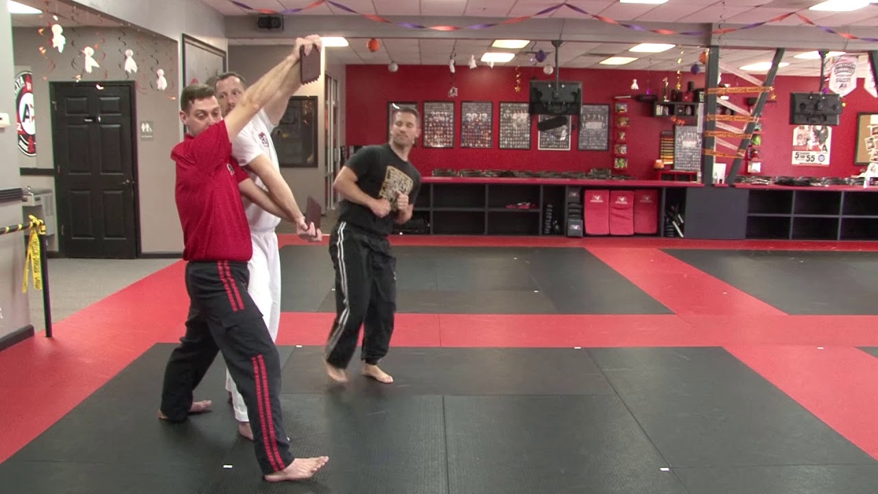 Spin Hook or Heel Kick Board Break - YouTube