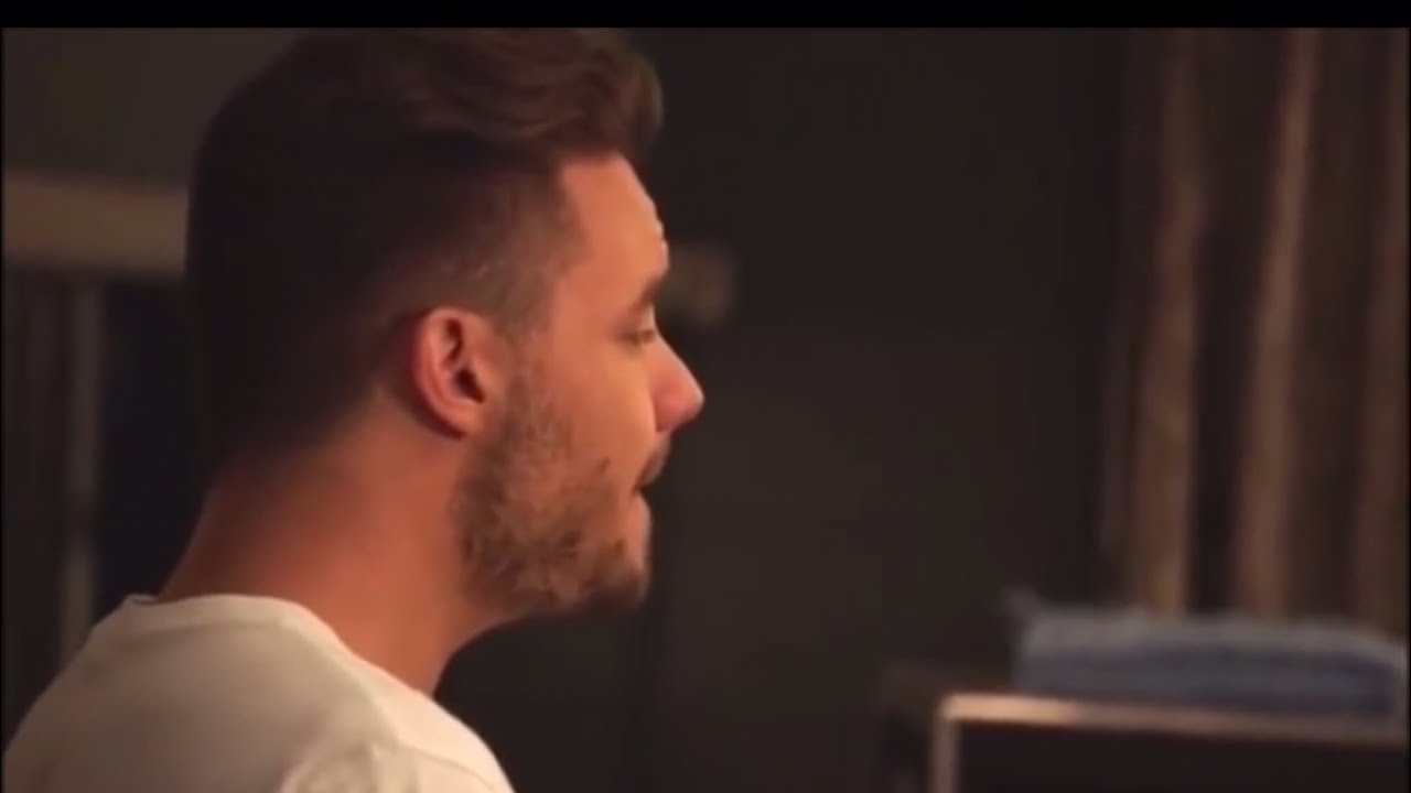 Liam Payne singing - YouTube