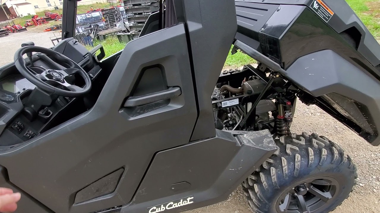 Cub Cadet CHALLENGER MX750 EPS walkaround. - YouTube