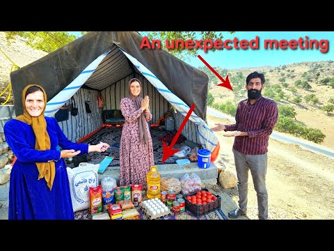 ❤️ Humanity is still alive; A kind man helps a homeless mother in the mountains