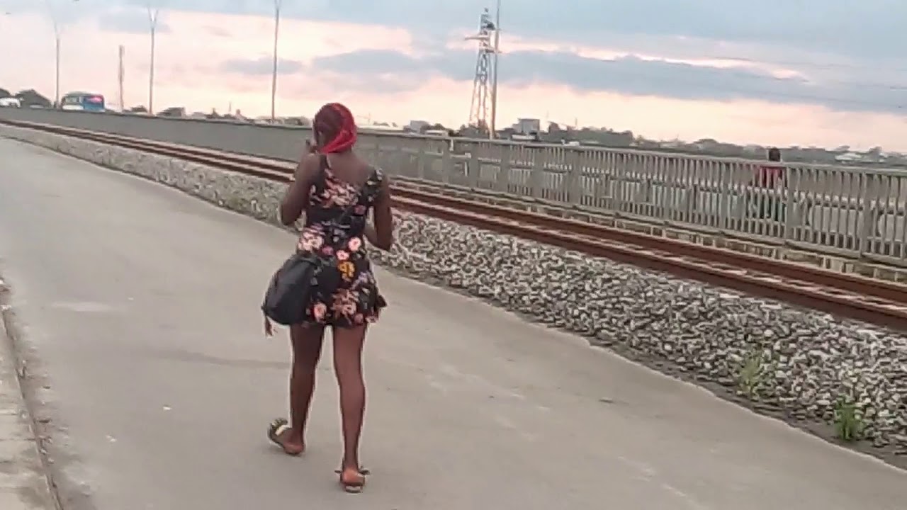 Le Wouri - Bonaberi Bridge - YouTube