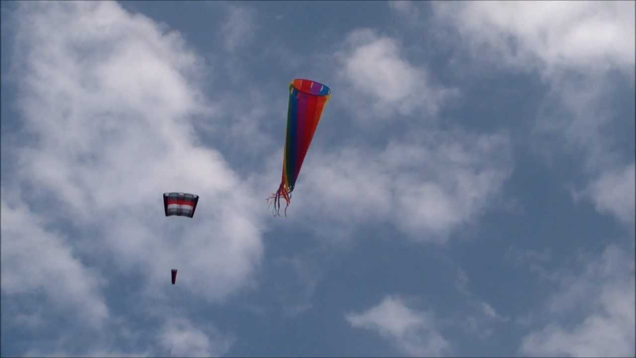 Lifter-Kite Power Sled 36 über Kestenholz - YouTube