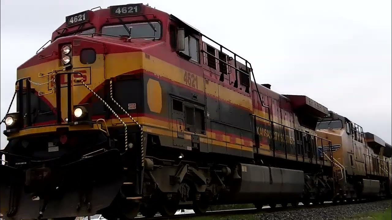 CPKC Leader| CPKC AC4400CW Leads a manifest with a interesting horn. - YouTube