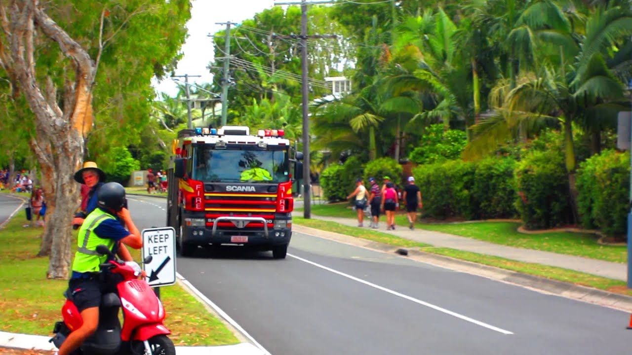 Queensland Fire & Rescue 456A Responding - YouTube