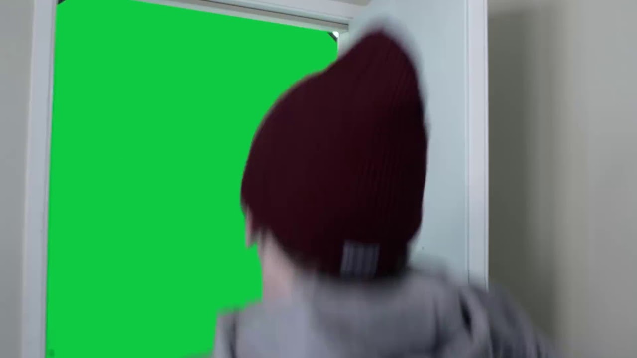 (Ian tries to hold the door) IDubbbz Green Screen #6 - YouTube