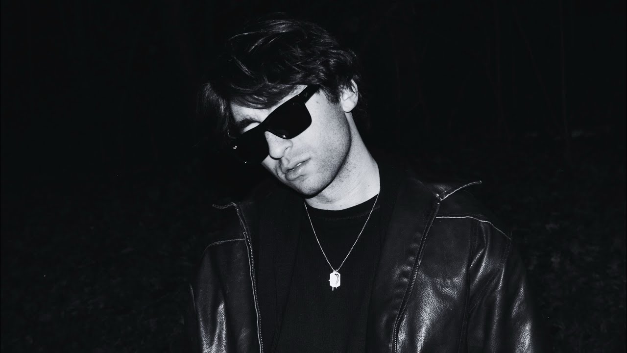 MILLION GOLD - Nic Dean - YouTube