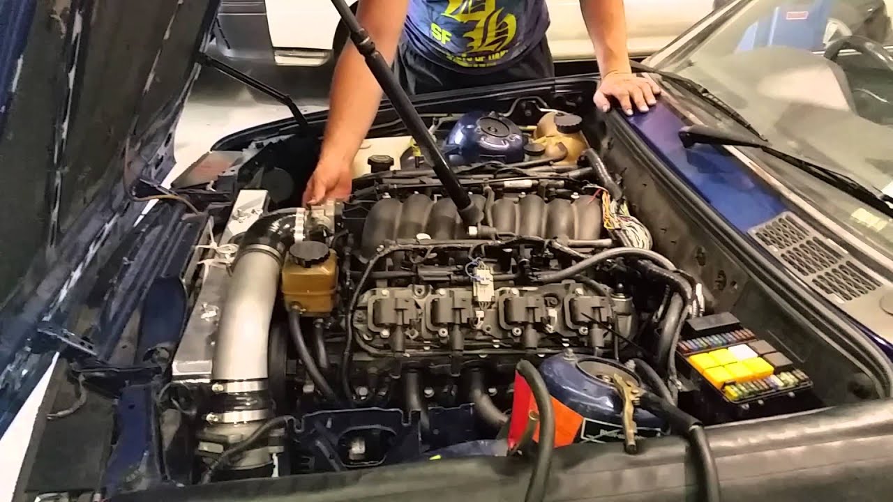 BMW E30 LS1 V8 Engine Install - First Fire up - YouTube