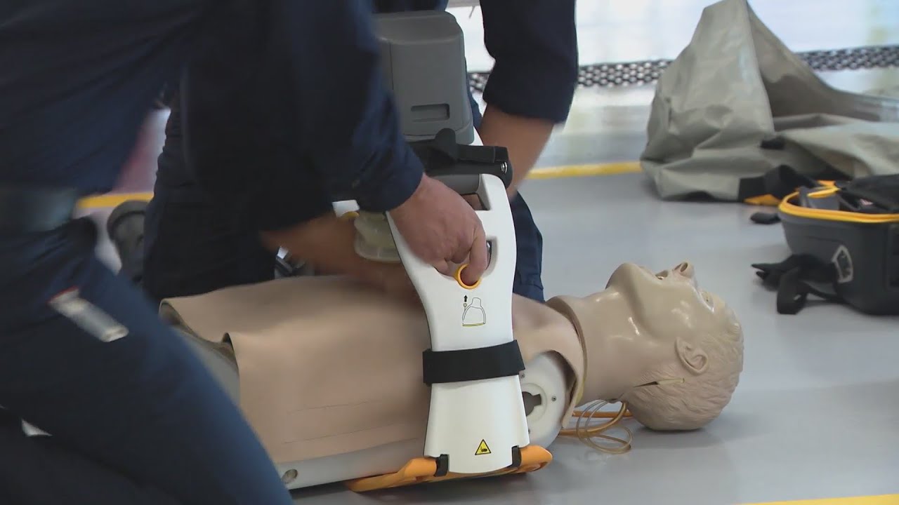 Hands-free CPR: See it in action - YouTube