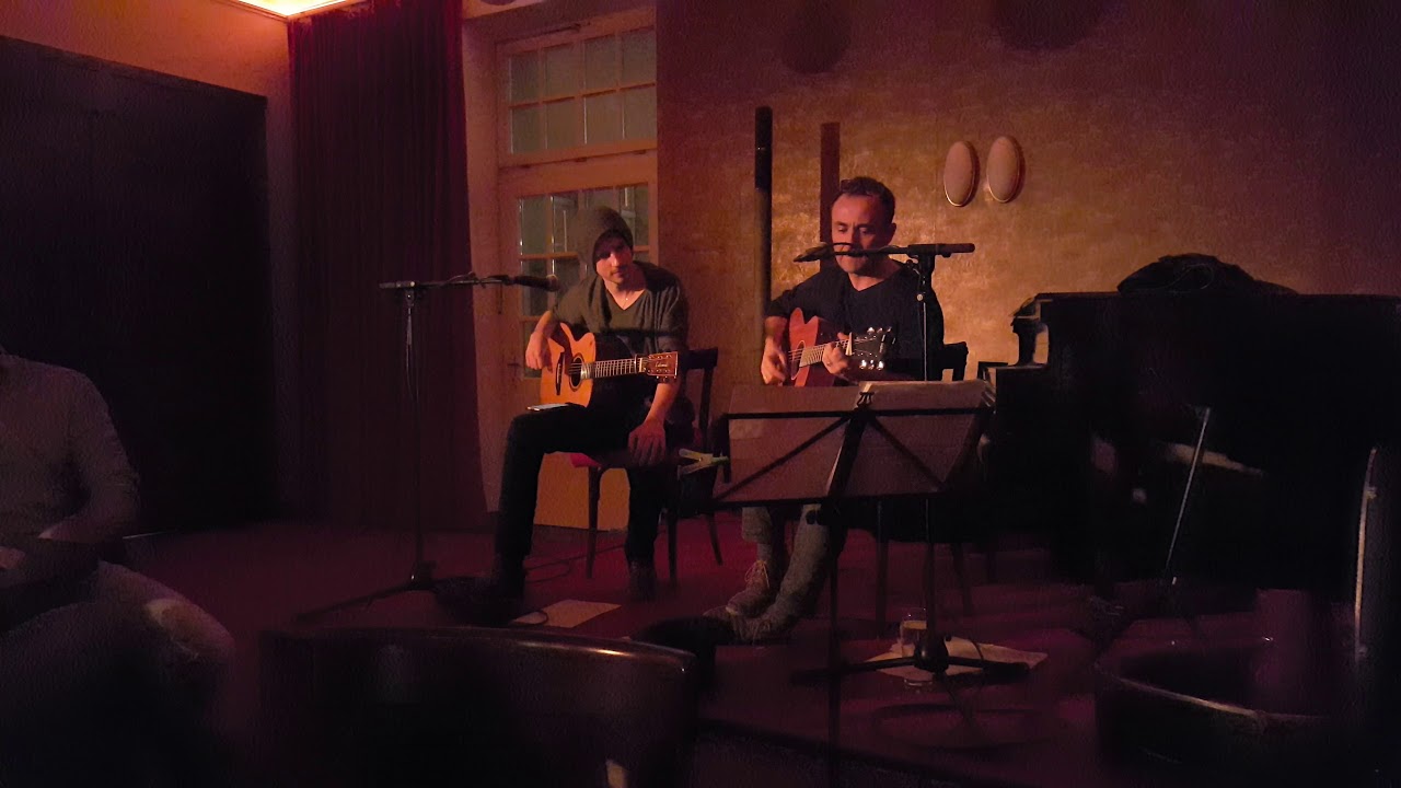 Bob Eberl Medley im kleinen Theater Haar - YouTube