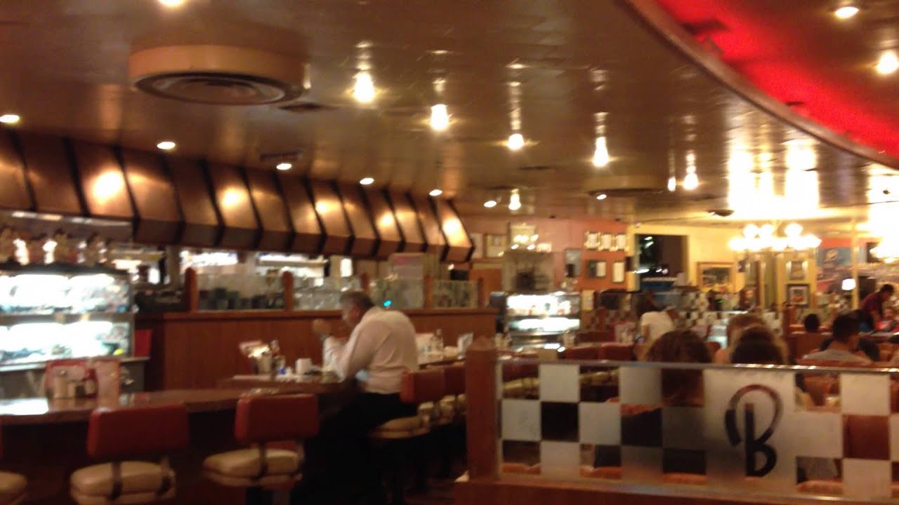 Bob's Big Boy Interior Pan - YouTube