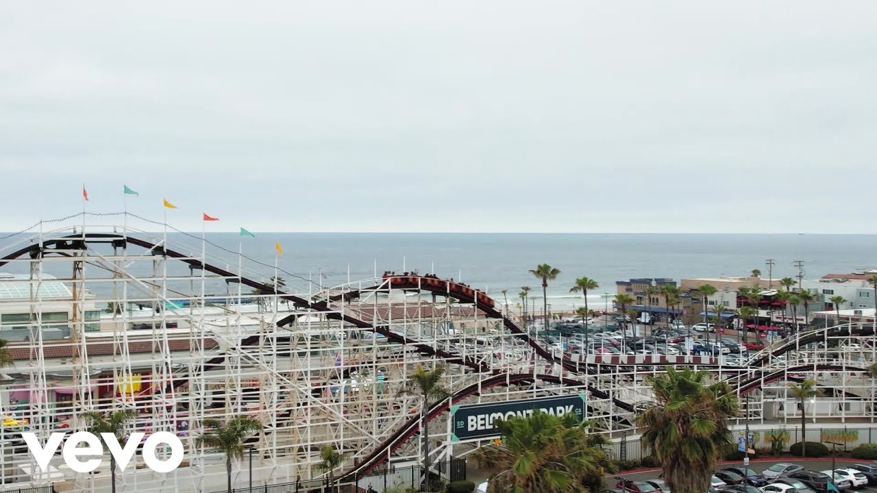 Drea Dominique - Put Your Phone Down (Official Video) - YouTube