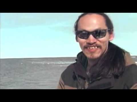 Bowhead Whale Hunt - YouTube