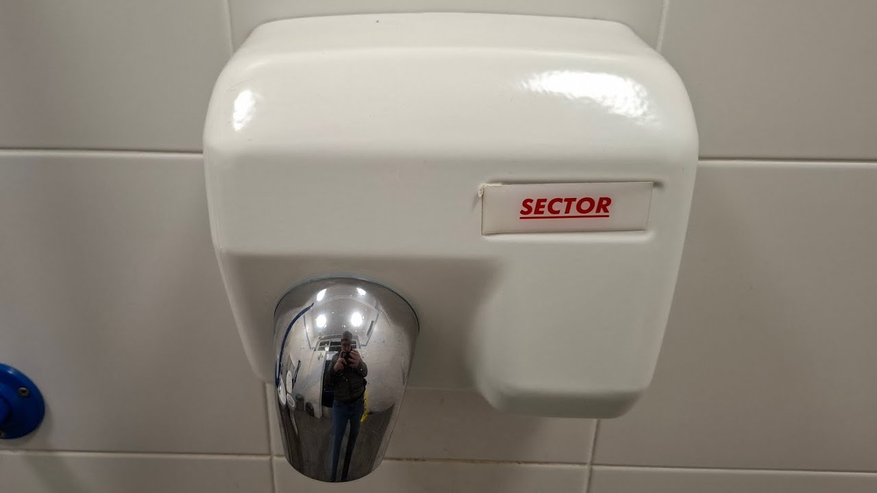 Sector hand dryer, Havant Train Station, Platform 2 ♿️🗝️ Havant ...