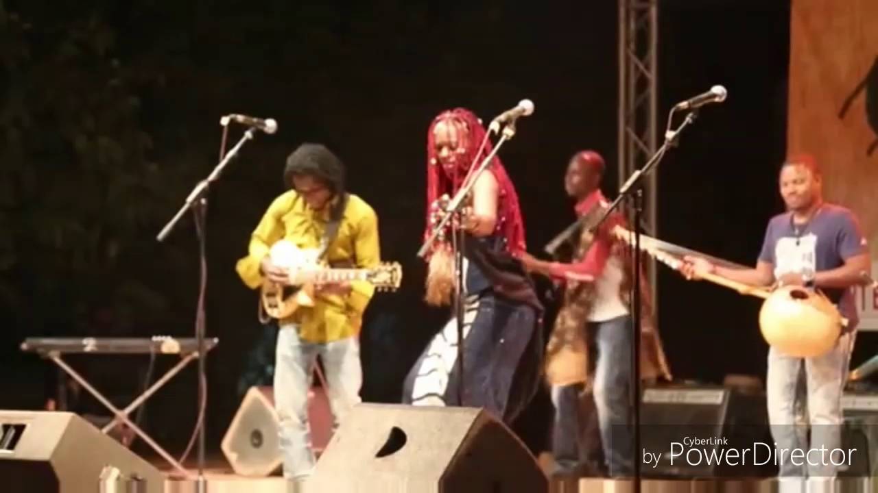 Sadio Sidibè_EN CONCERT Spot On Mali musique - YouTube