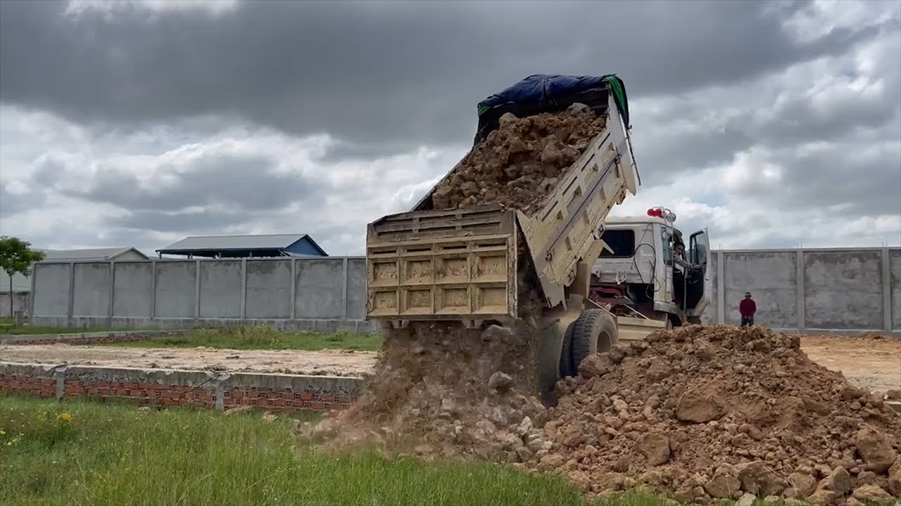 Amazing new project! start up filling land up by Komatsu d20p dozer ...