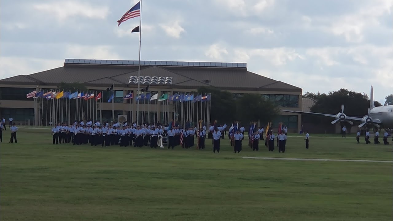 LACKLAND AFB BMT GRADUATION FLIGHTS 470 - 486 JUNE 26 2025 - YouTube