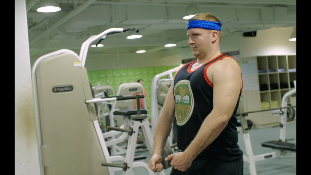 EP1 - Five months before my first bodybuilding competition - YouTube