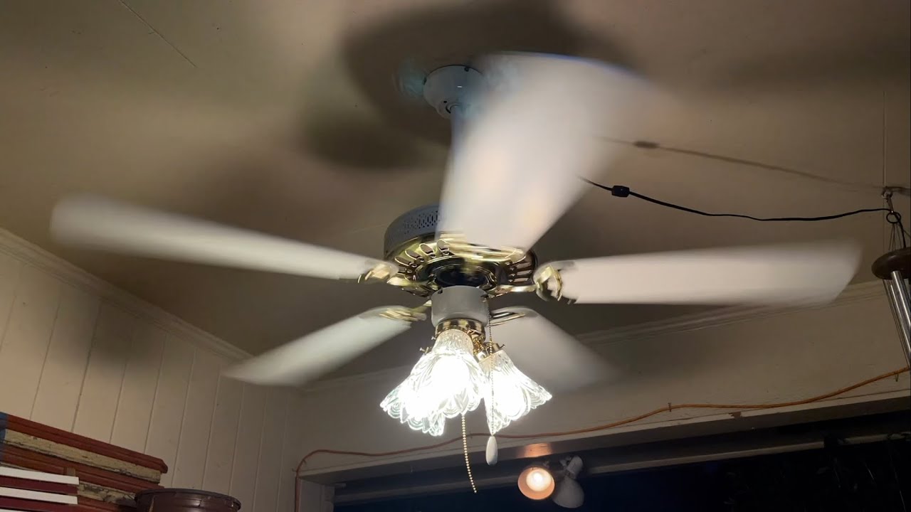 52” Concord Builder’s Classic Ceiling Fan (2 of 2) - YouTube