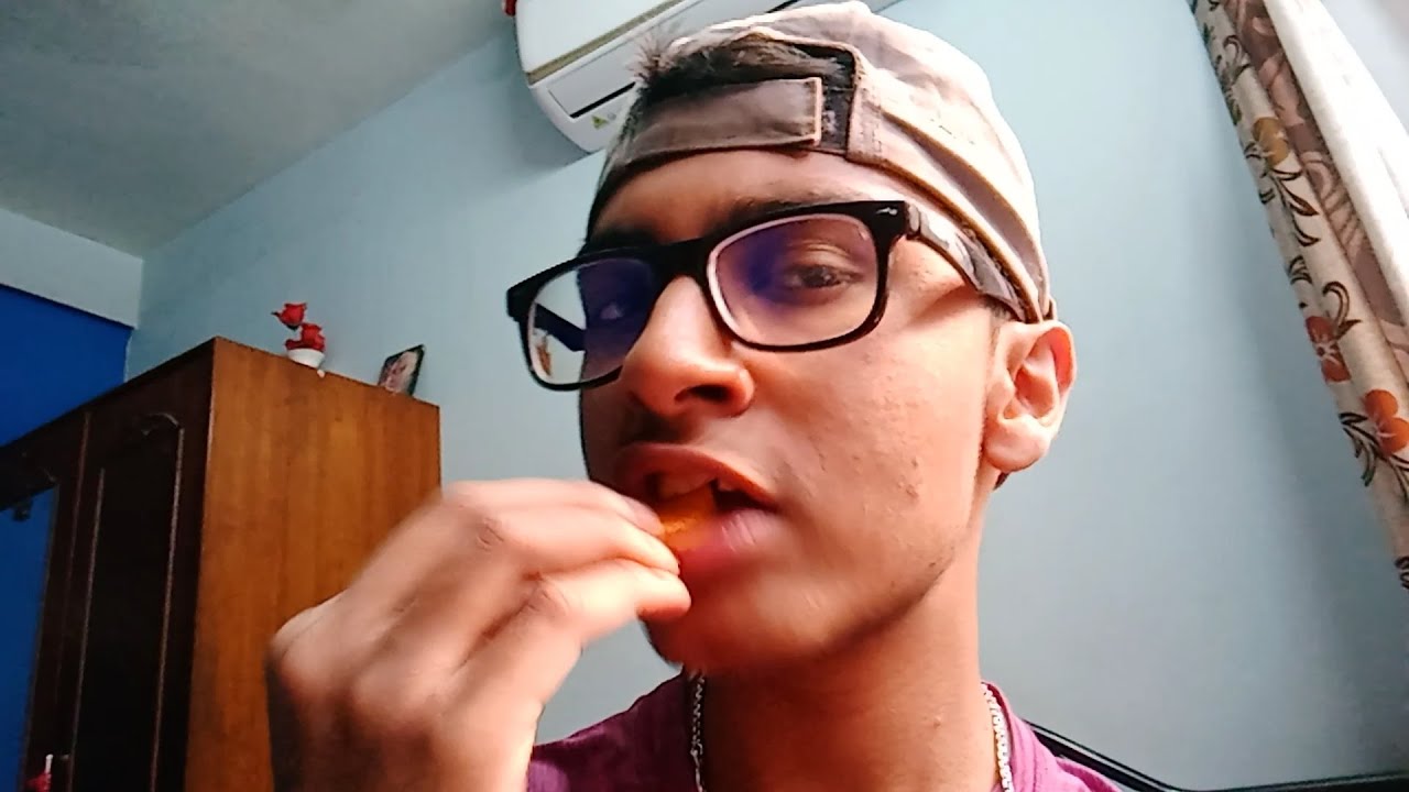 When you are eating Chips but your friend is a RAPPER - YouTube
