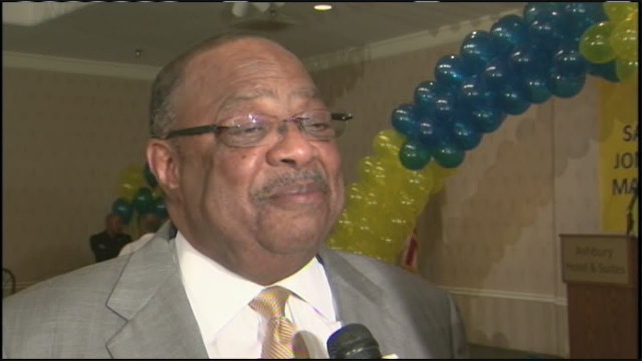 Mayor Sam Jones concedes to Sandy Stimpson - YouTube