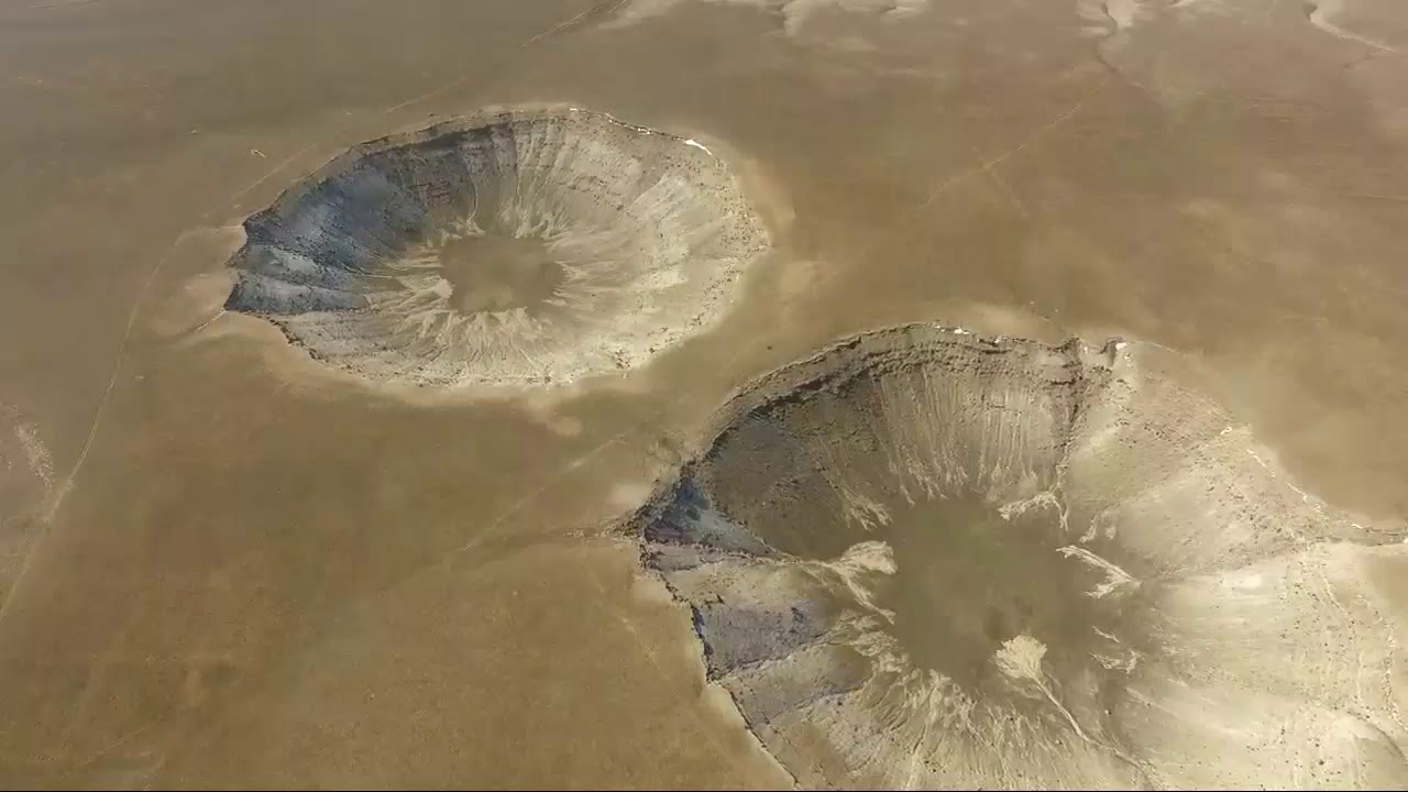 Meteor impacts on the ground - YouTube