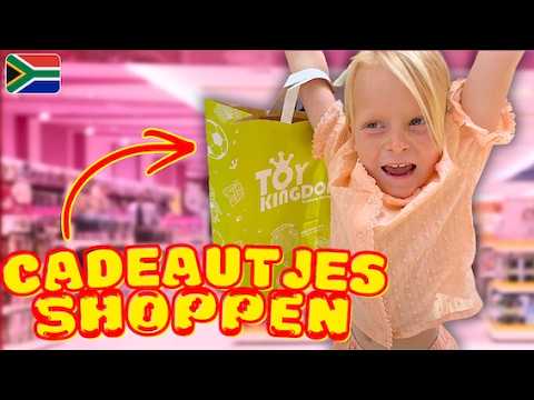 LUXY zoekt EIGEN CADEAUTJES uit voor 8ste VERJAARDAG 🎁 ( Kaapstad)| Bellinga Vlog #3515