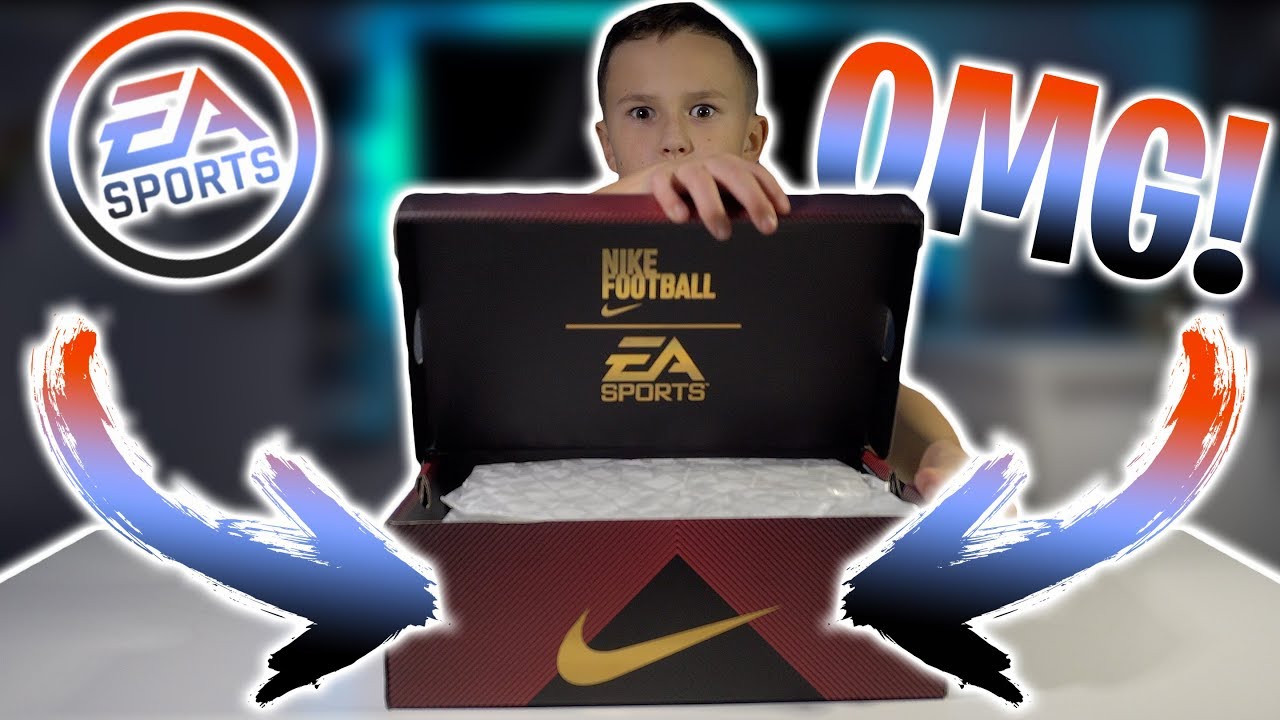 UNBOXING THE CRAZIEST NIKE FOOTBALL BOOTS EVER! | PRO:DIRECT DELIVERY ...