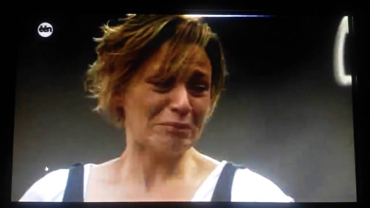 Thuis - Peggy staat Sandrine af - YouTube