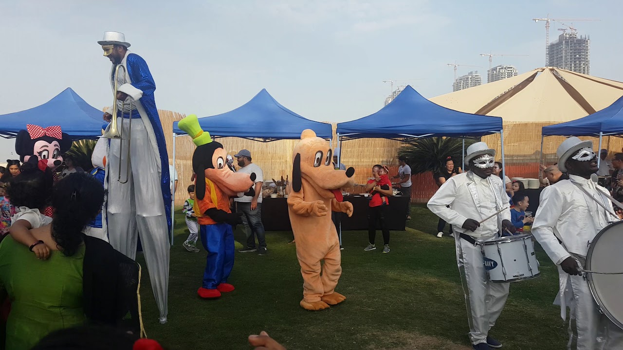 Disney characters Parade - YouTube