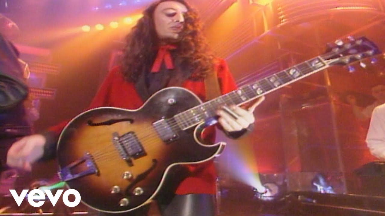 Primal Scream - Loaded (Live from Top Of The Pops, 1990) - YouTube