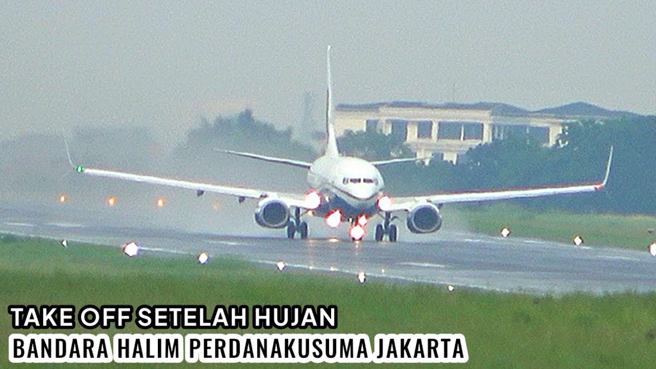 Take Off Sehabis Hujan .. Boeing Bisnis Jet A6-RJY Dan T7-RTX Di Bandara Halim Perdanakusuma HLP ...