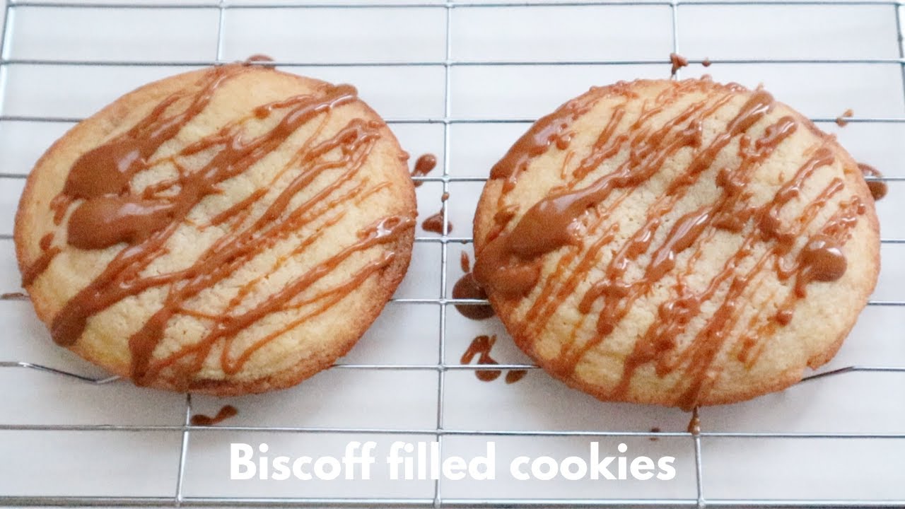 CHEWY LOTUS BISCOFF FILLED COOKIES | 5 INGREDIENTS ONLY! - YouTube