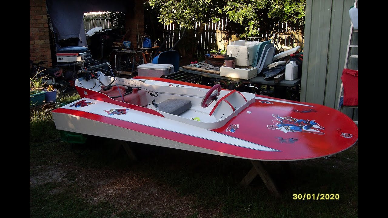Mini Max speed boat walk around - YouTube