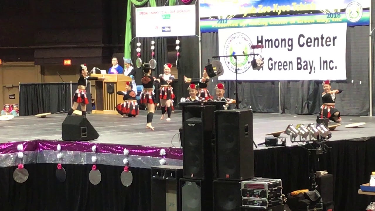 Hmong Wisconsin Green Bay New Year 2018 - YouTube