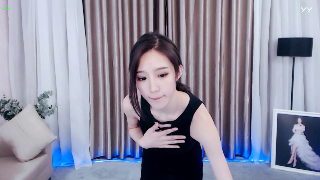 Hot Girl Livestream Beautiful Women Dance Sexy And Flattering【燃舞蹈】【艷舞
