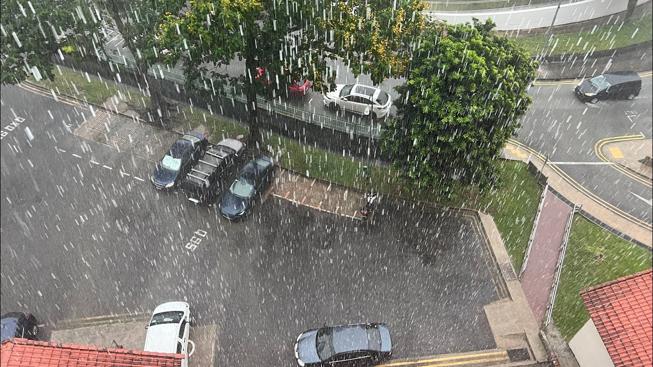 HEAVY RAINS IN SINGAPORE |RAIN ALERTS IN SINGAPORE|THUNDER SOUNDS ...