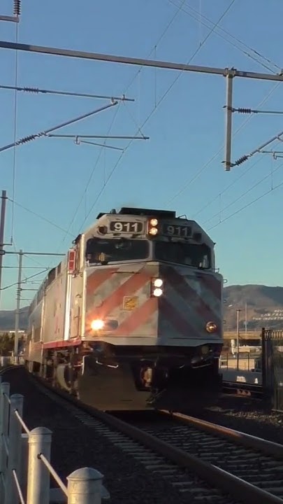 Caltrain F40 Loud and Proud through San Bruno - YouTube