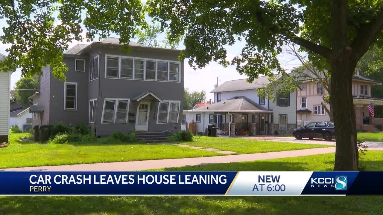 Matthew Perry Car Crash Into House