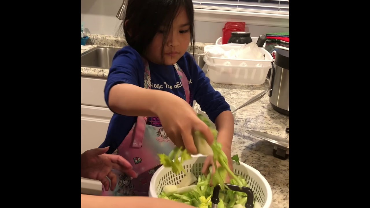 Cooking salaw machu krueng Cambodian/Khmer food ធ្វើសម្លម្ជូរគ្រឿង ...