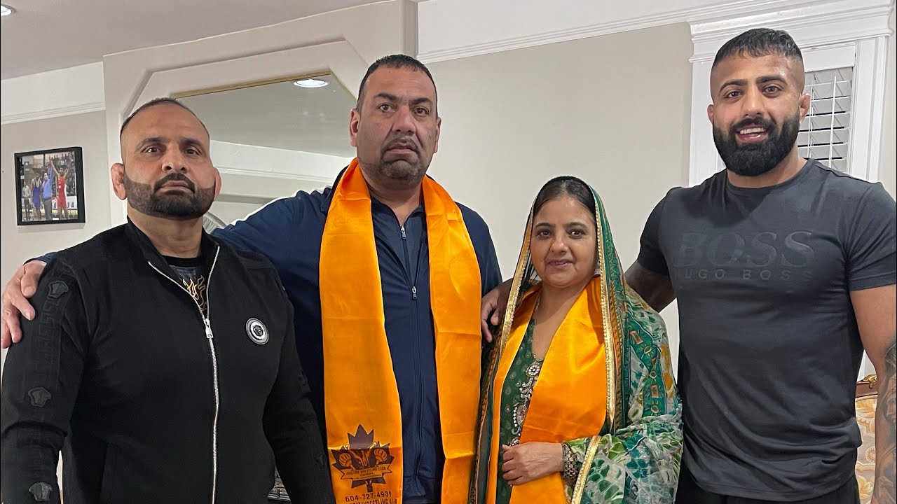 Rustom-E-Punjab Jessy Sahota and World Champion Kabbadi player - YouTube