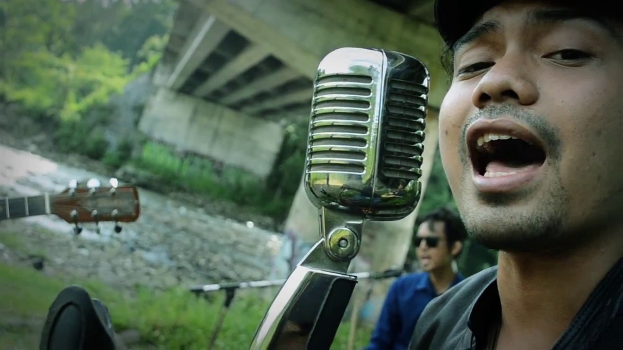 INDRA n BROTHERS in the open "gitarku" unpluged version - YouTube