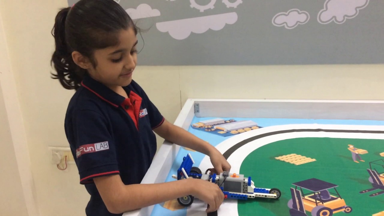 Lego SPM Gear Racer Car Explained by Shree Karia Robofunlab Porbandar ...