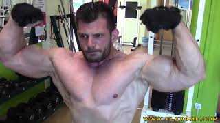 Big sweaty muscles flexing hard - muscle update from Jay @FLEX4ME